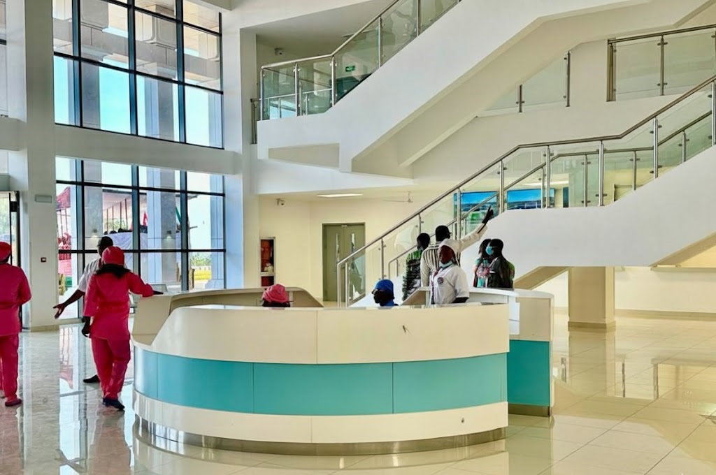 Burkina Faso : Le Capitaine Ibrahim Traoré inaugure le CHU de Pala ...