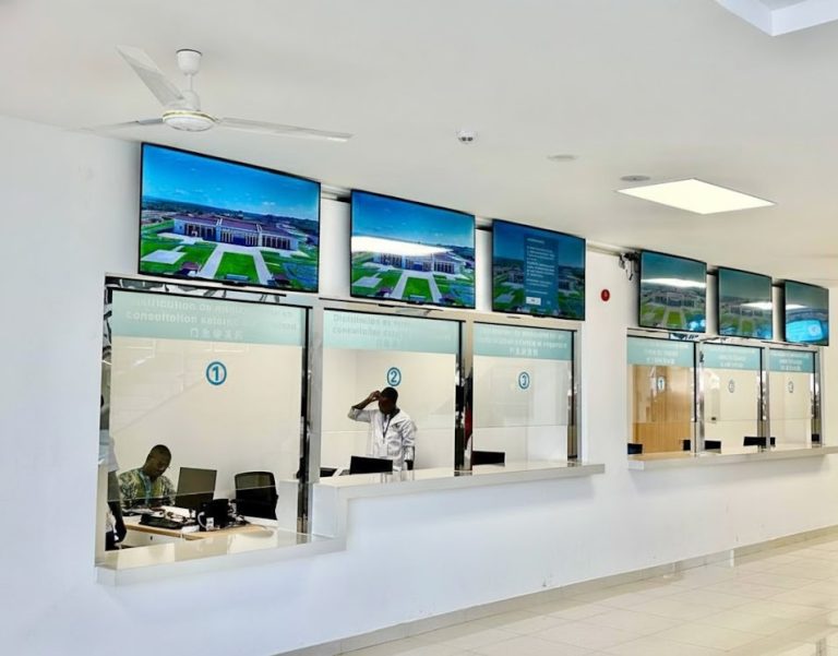 Burkina Faso : Le Capitaine Ibrahim Traoré inaugure le CHU de Pala ...